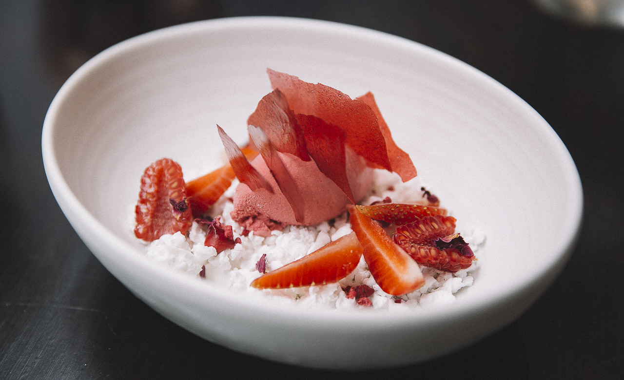 KOI Dessert Bar, Chippendale Review | Concrete Playground Sydney
